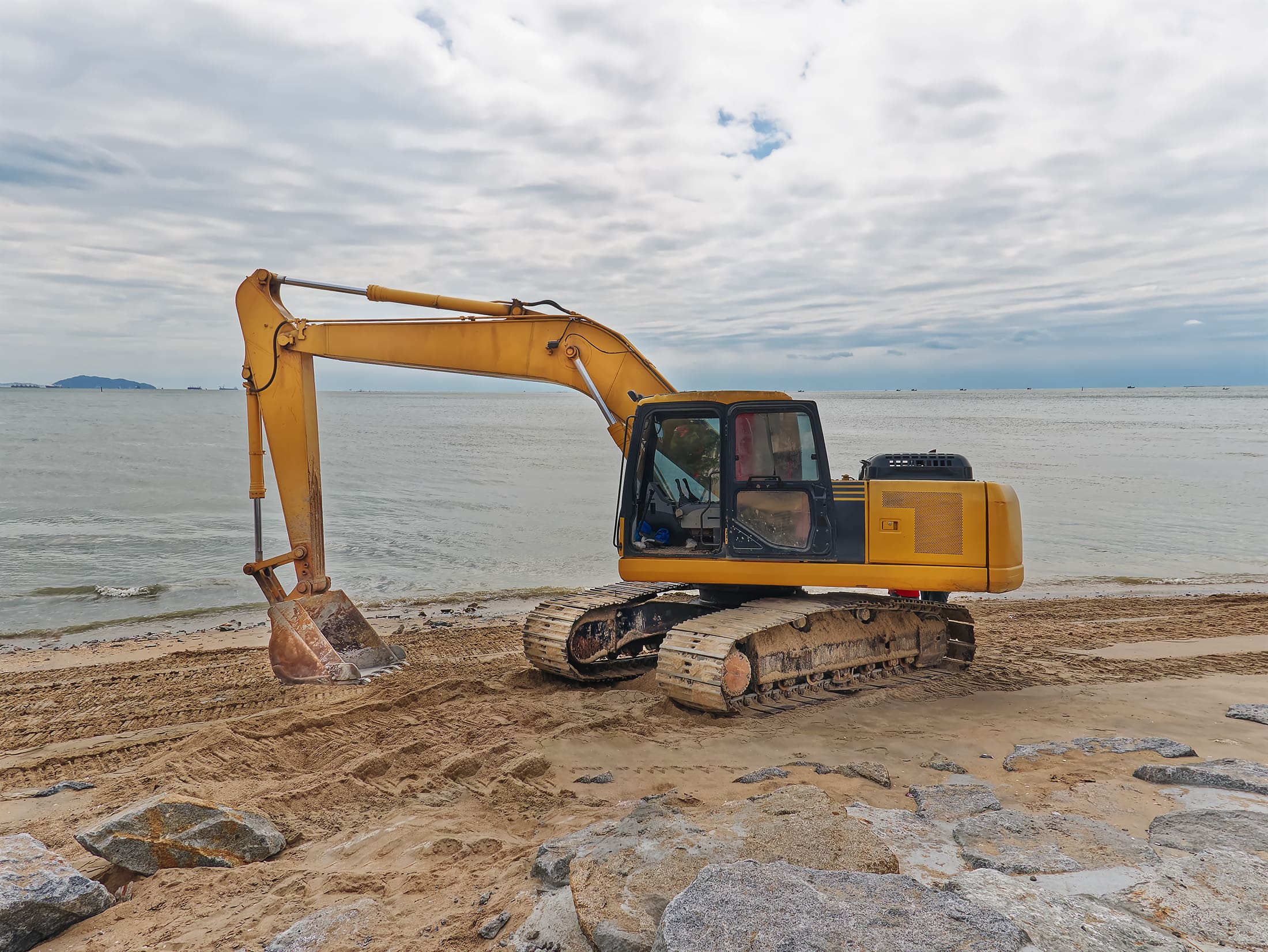 Dynamic Compaction in Coastal Developments: Foundations